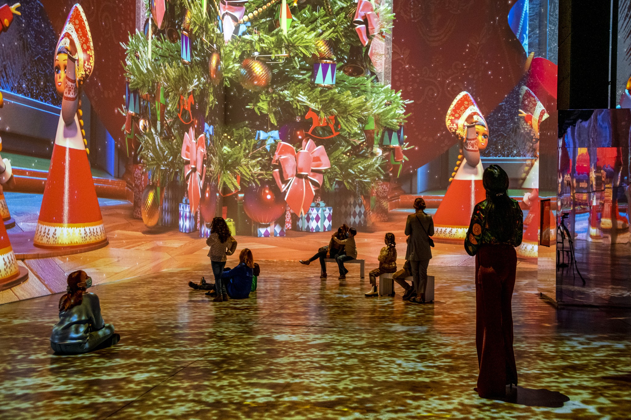 See the Classic Holiday Nutcracker Ballet in a Whole New Immersive Way ...