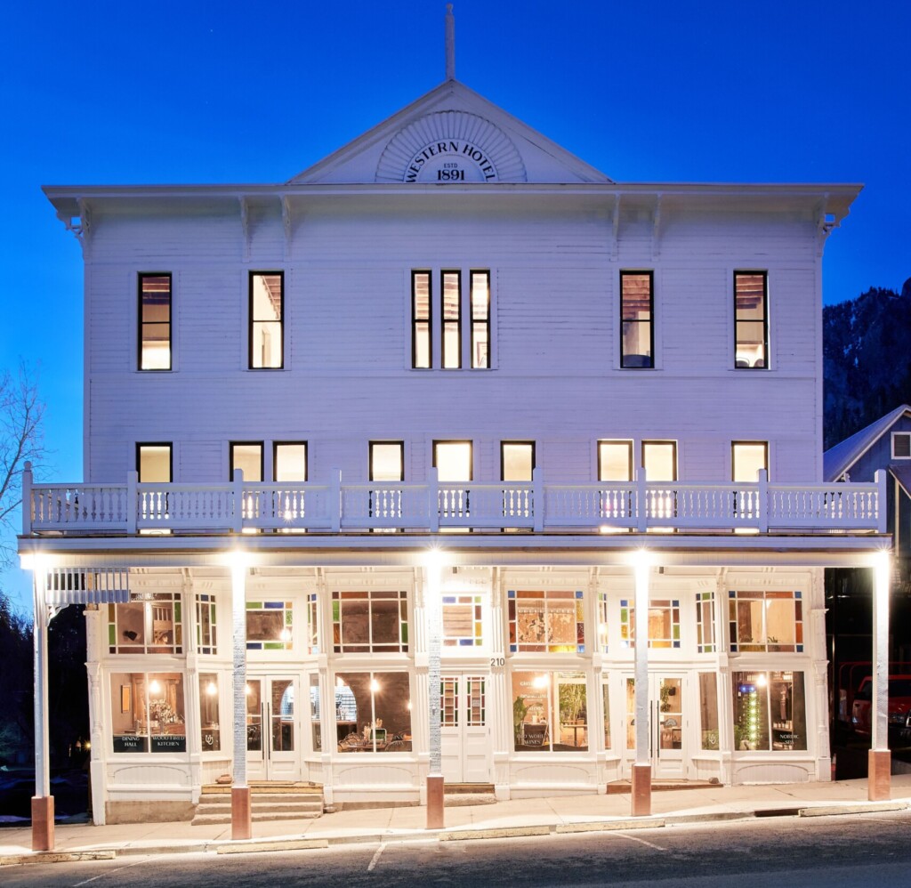 New Western Hotel Blends History and Luxury in Colorado Mountain Town ...