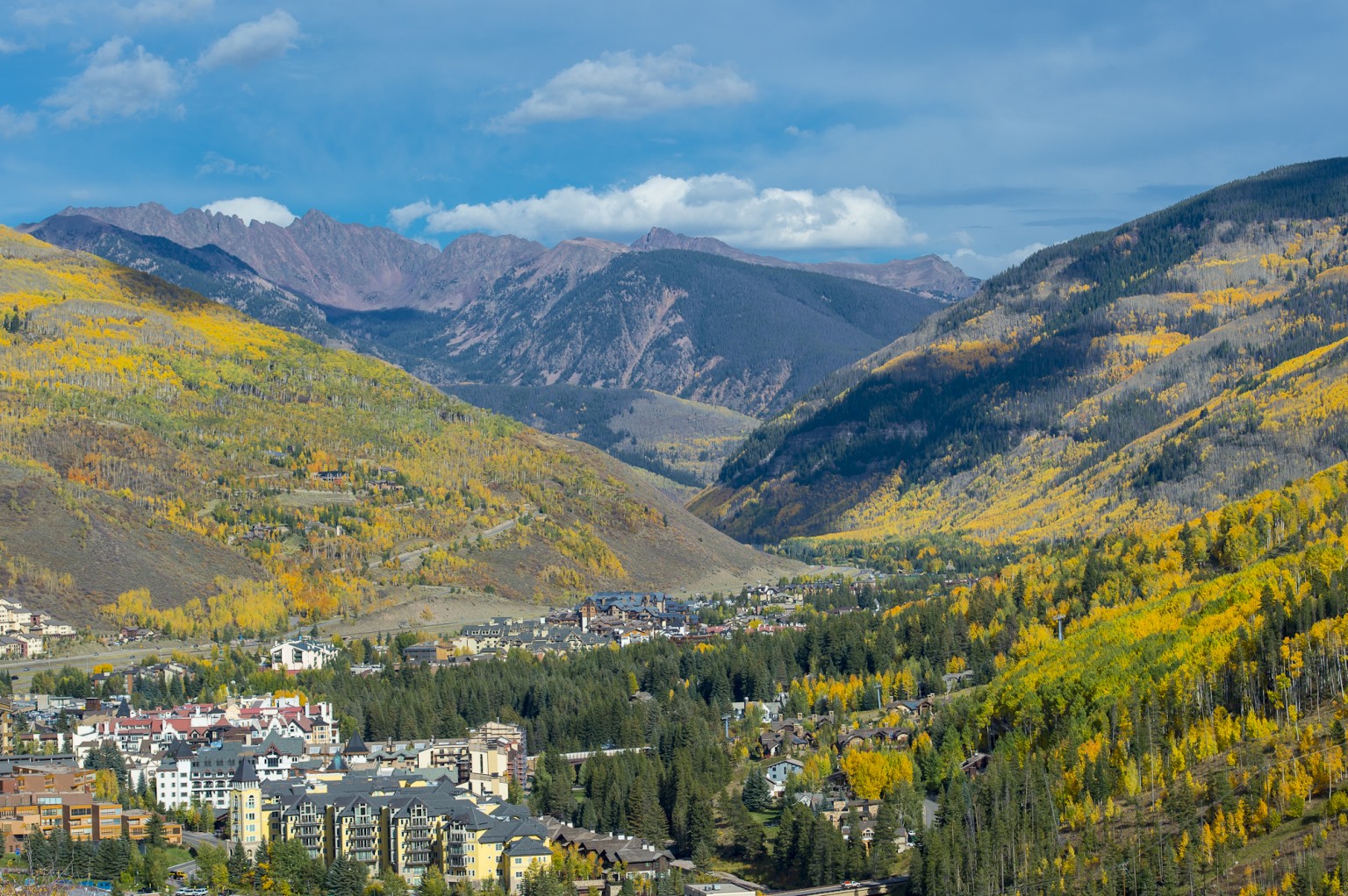 Clean & Serene - Colorado Homes & Lifestyles