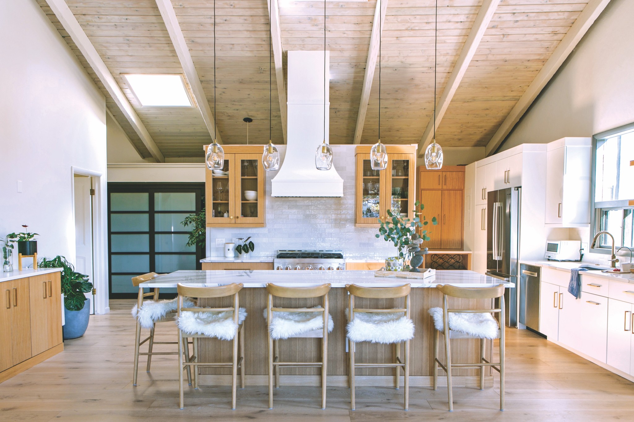 Tour Six Kitchens With Amazing Lighting Fixtures - Colorado Homes ...