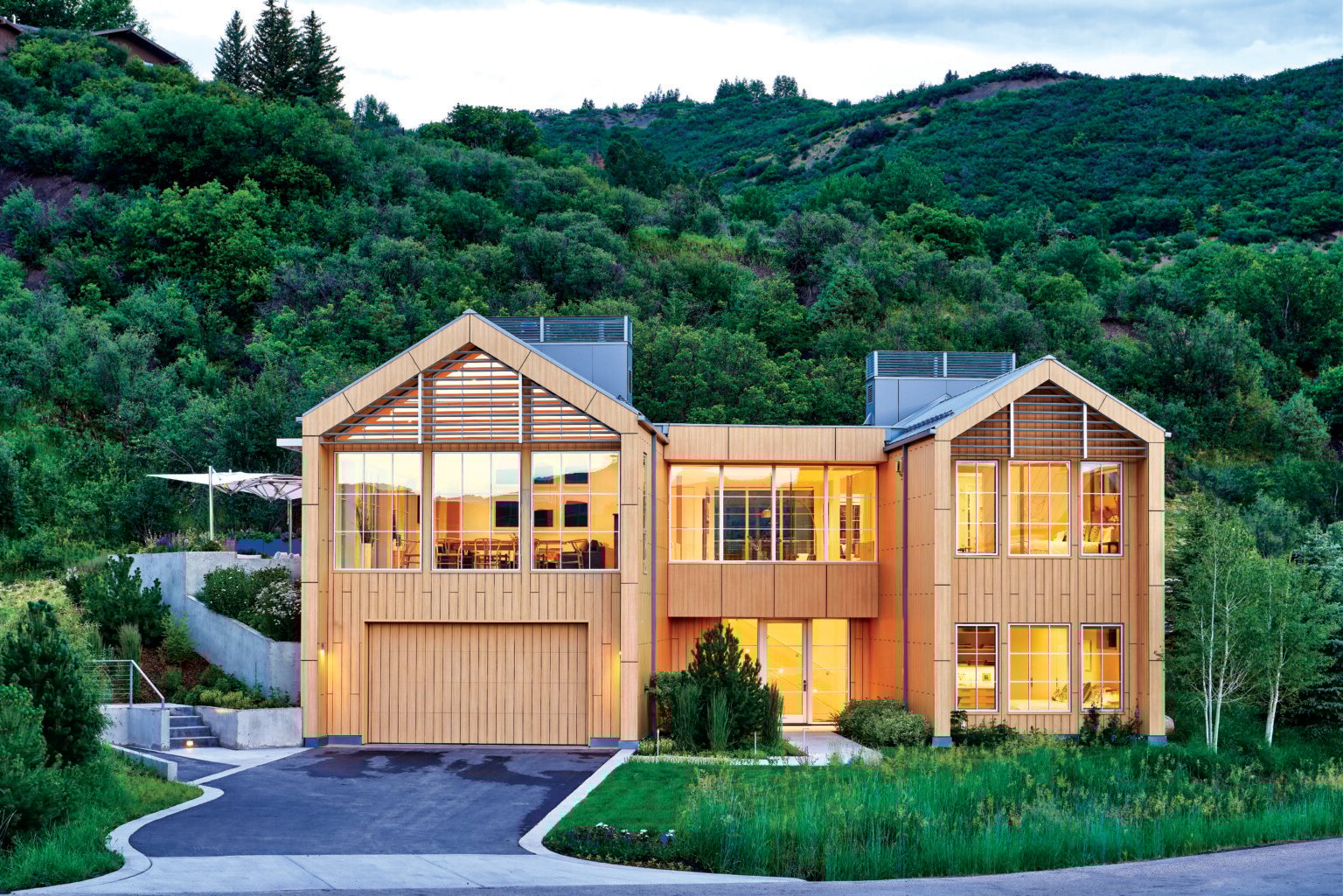 Color and Light Inspires the Artistic Vision of a Couple's Mountain ...