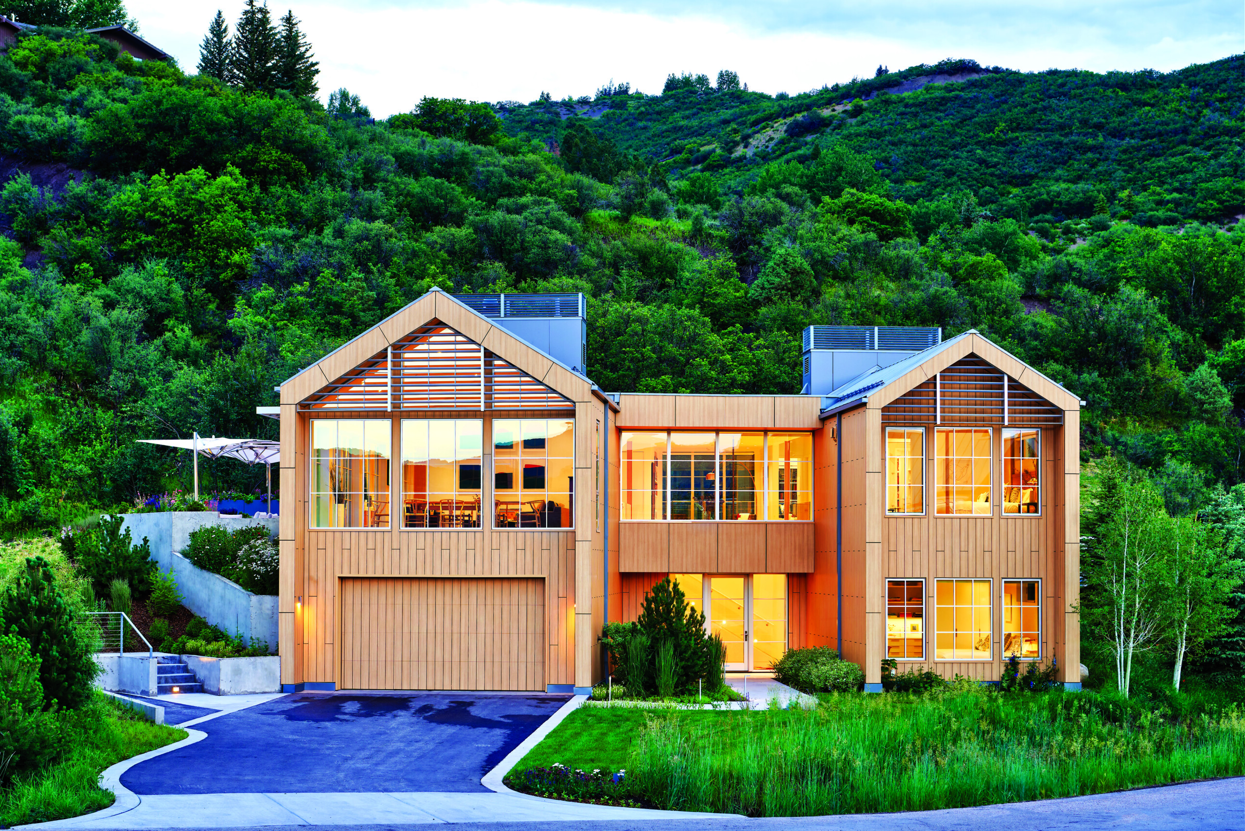 Color and Light Inspires the Artistic Vision of a Couple's Mountain ...