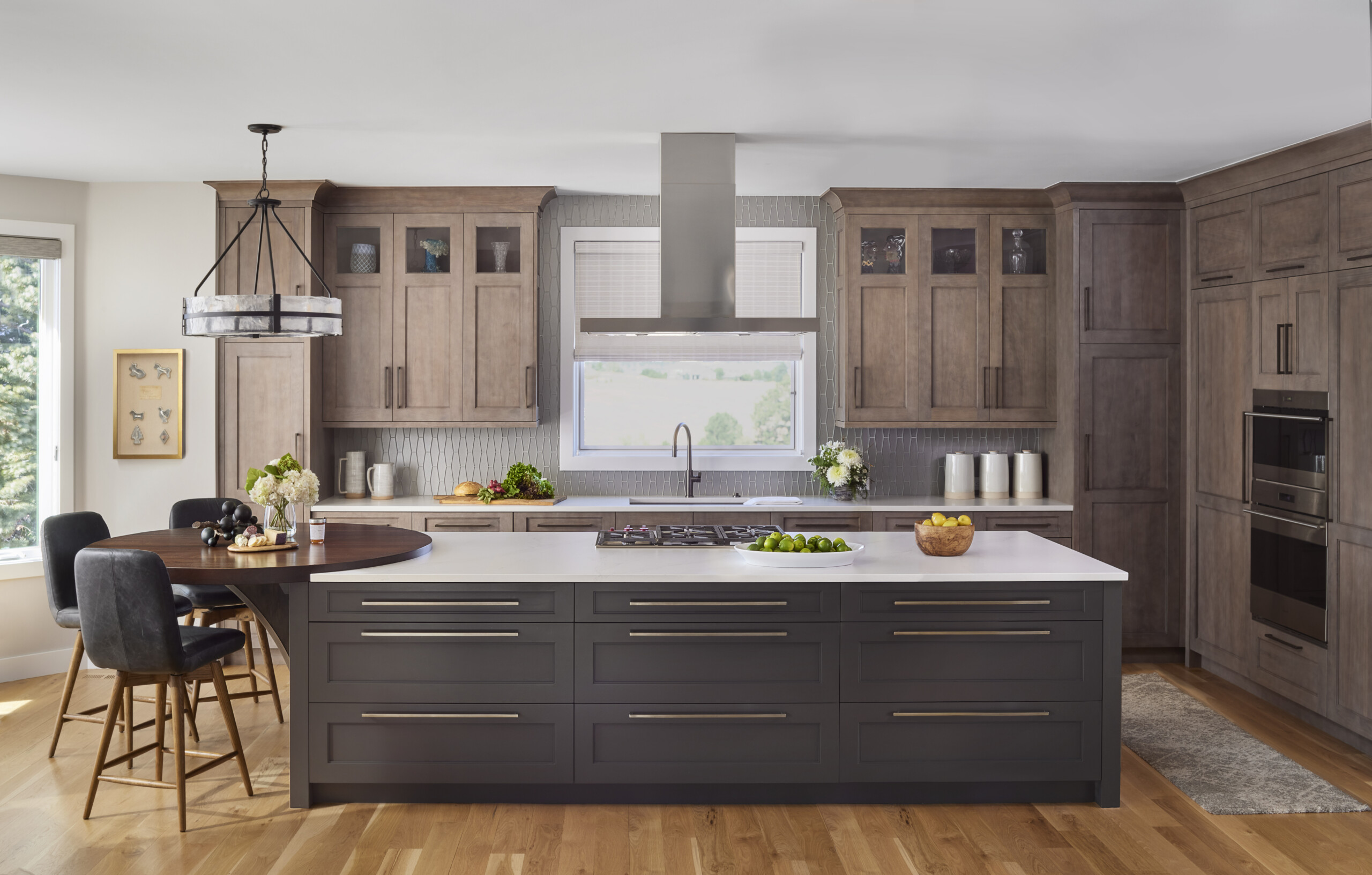 The Rise of Integrated Built-In Pantries: A Kitchen Essential ...