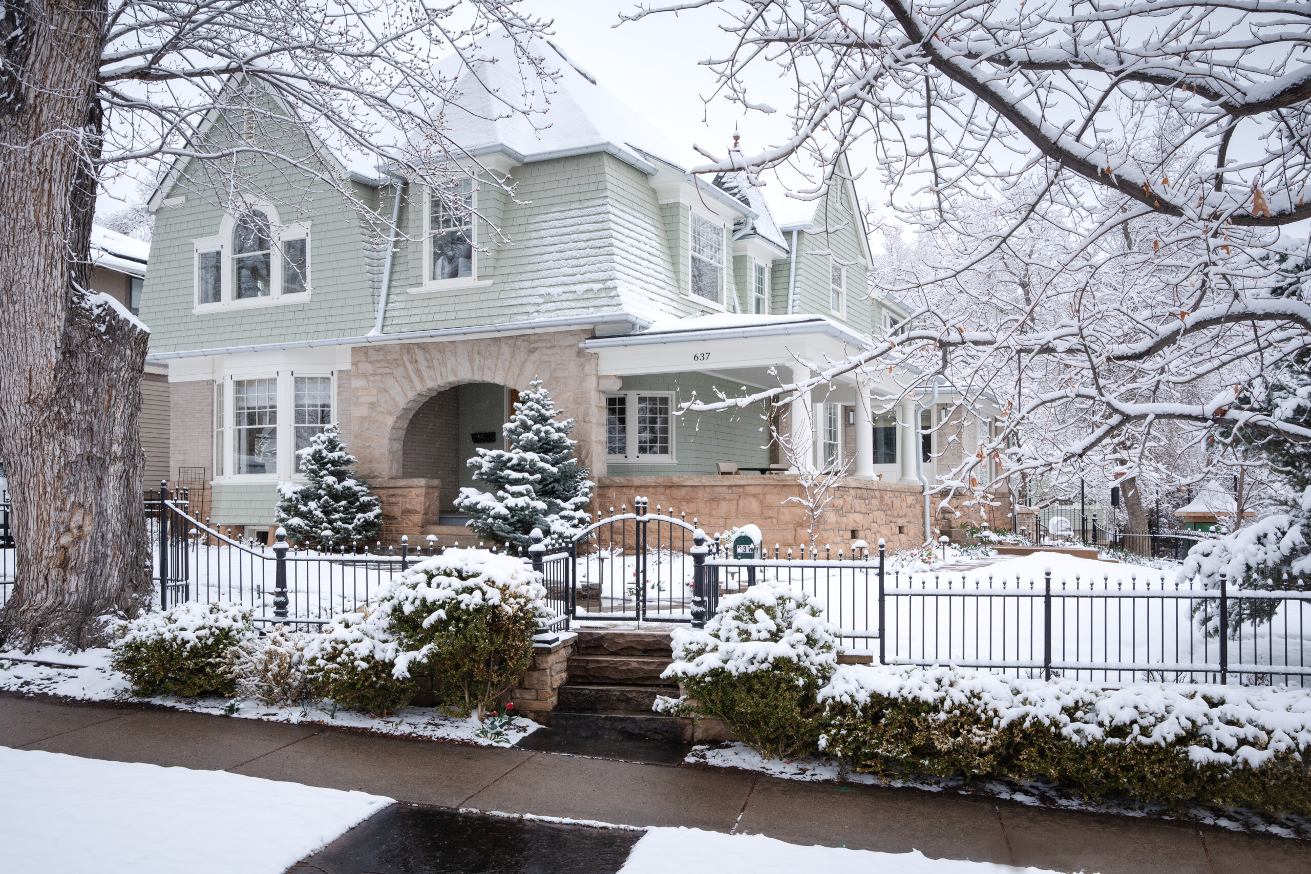 How a Renovated Mapleton Hill Historic Home Keeps Its Heritage ...