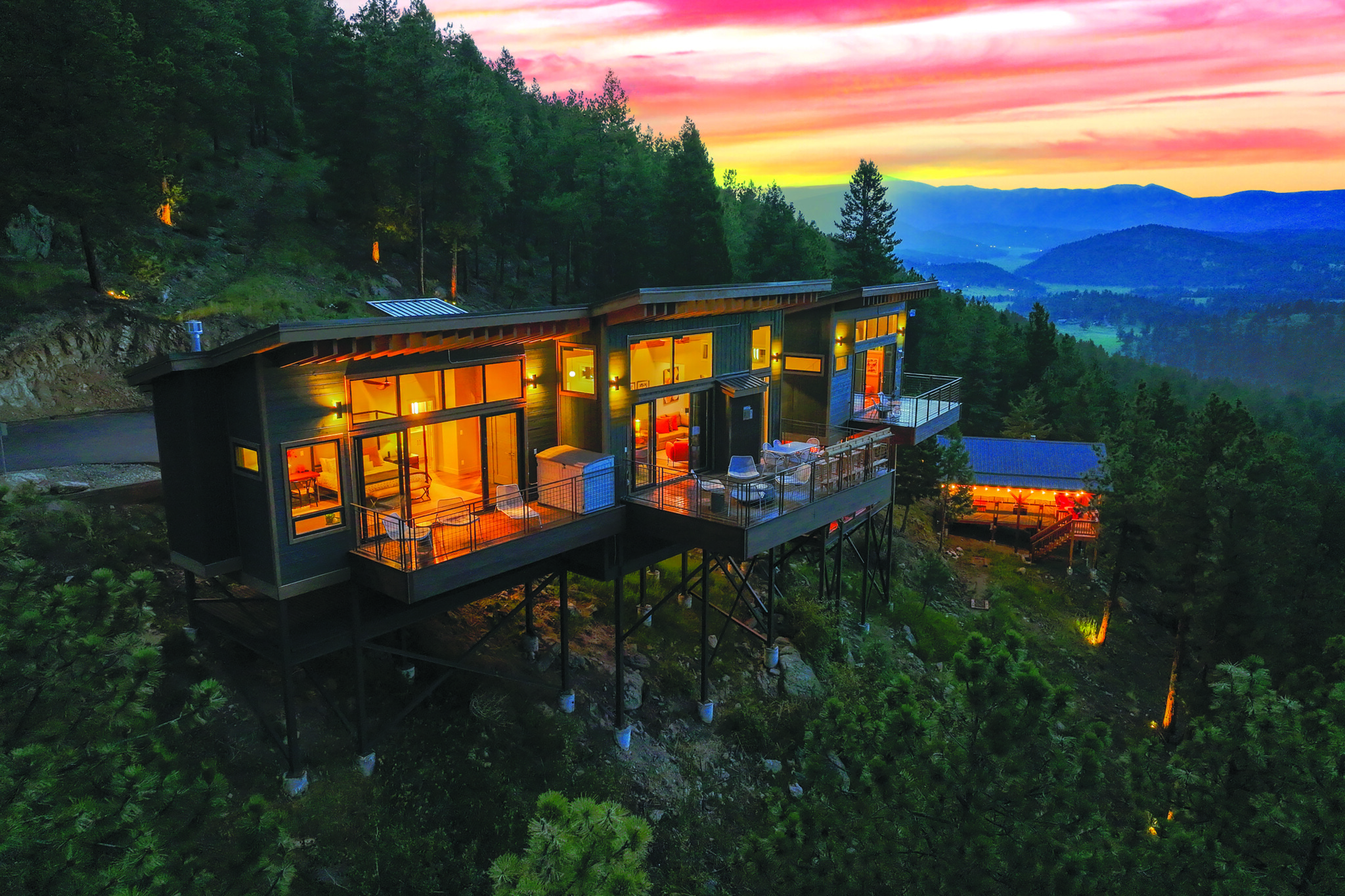 An Atypical Idea Inspires a New Build in the Rockies - Colorado Homes ...