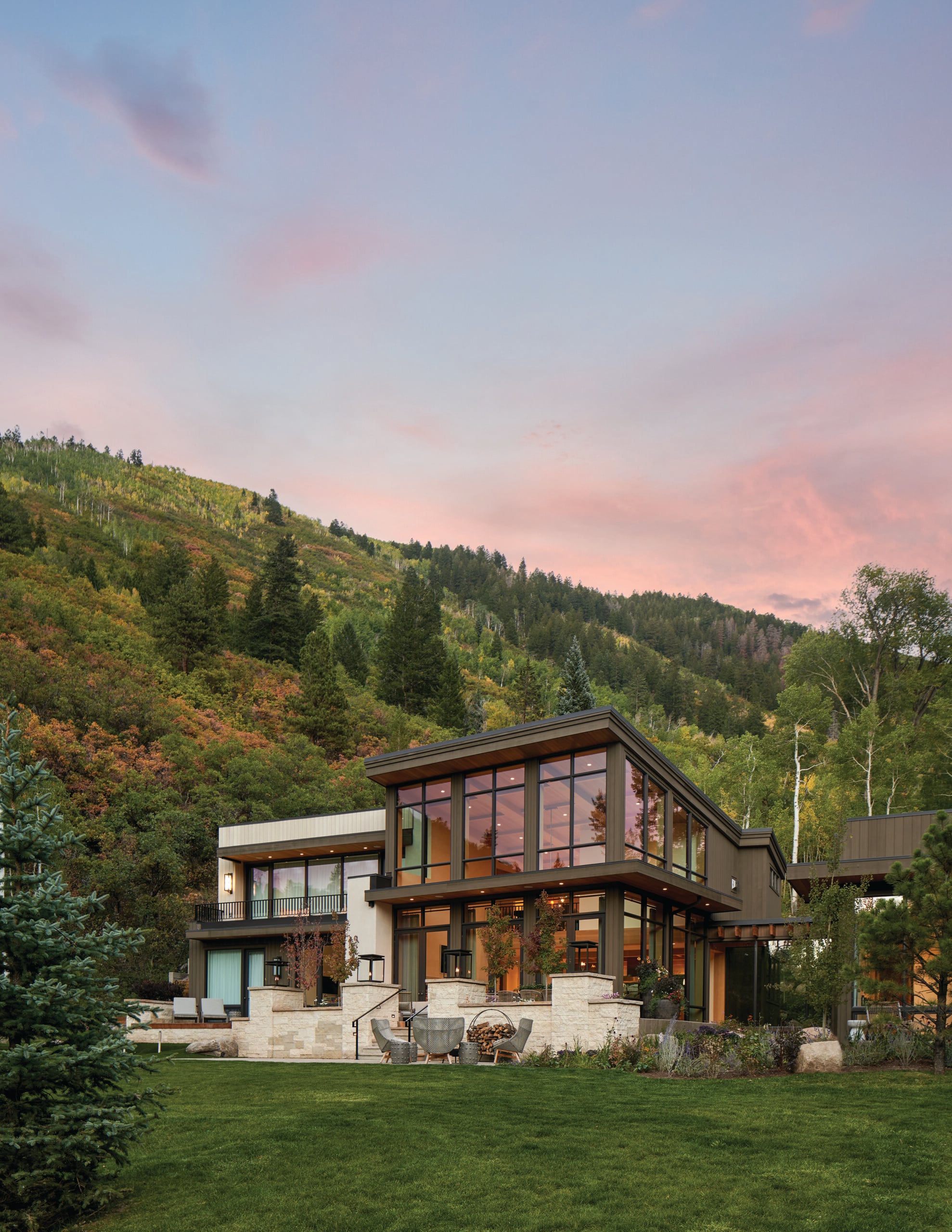 A Full House Inspires a Mountain Modern Vacation Home - Colorado Homes ...