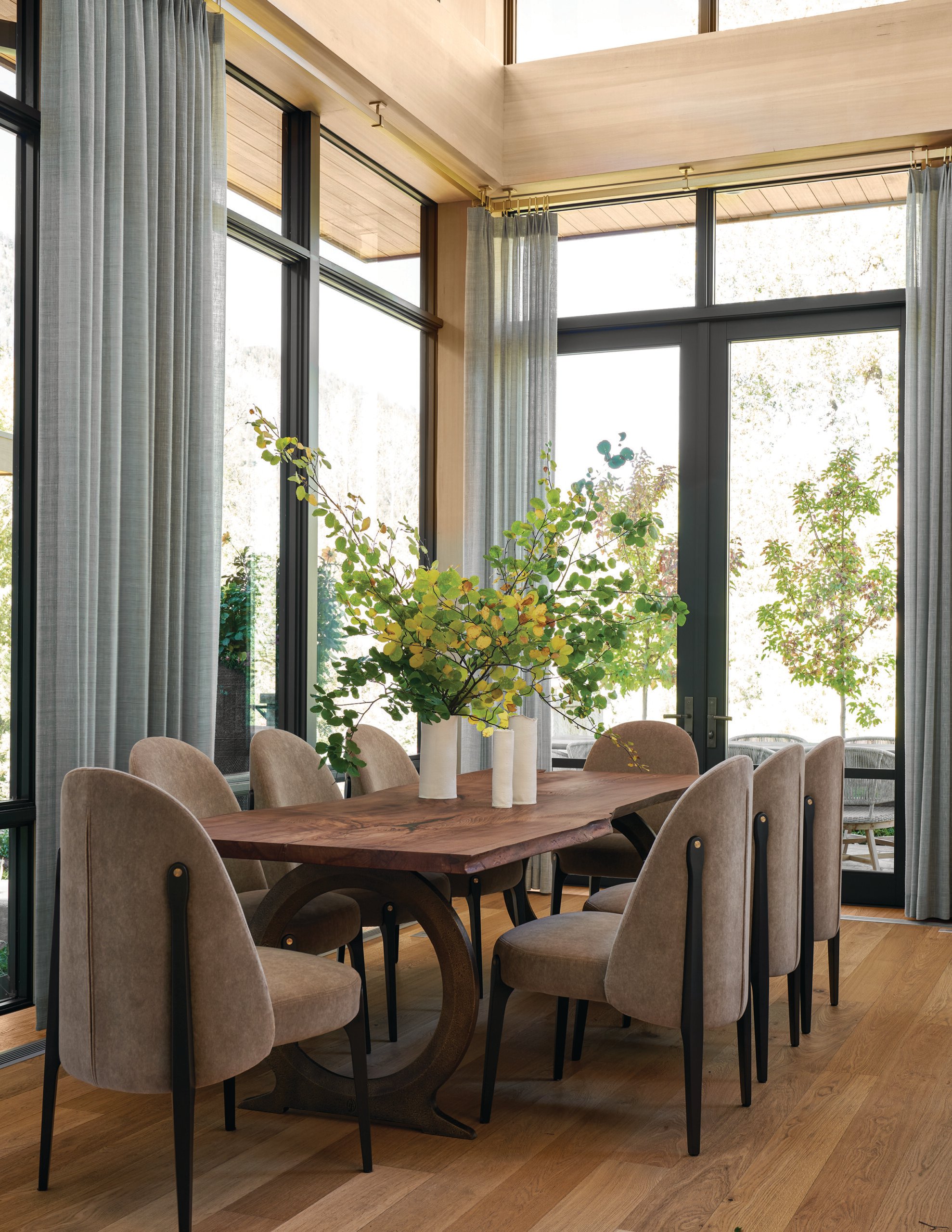 A Full House Inspires a Mountain Modern Vacation Home - Colorado Homes ...