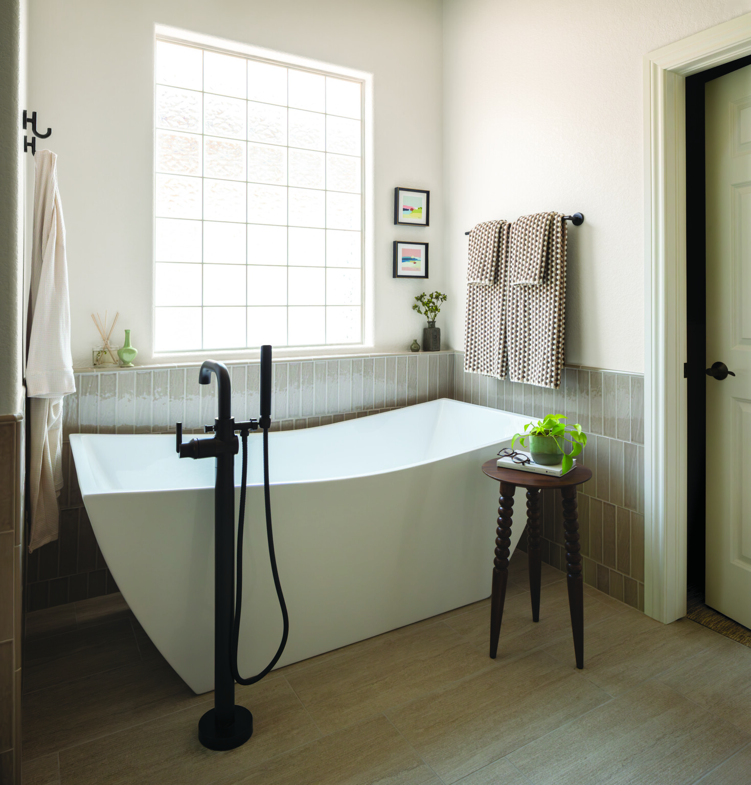 An Artful Approach to Creating a Bath Sanctuary - Colorado Homes ...