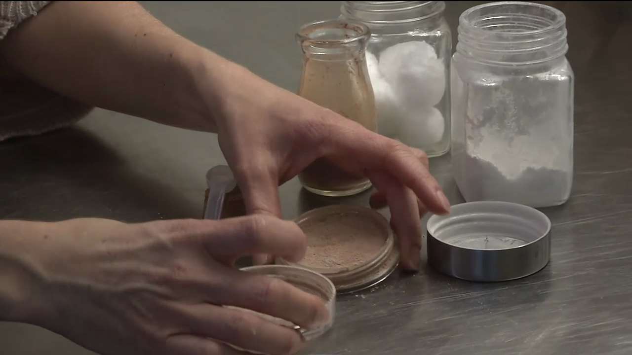 Mix Cosmetiques Brings Custom Makeup to Duluth - Fox21Online