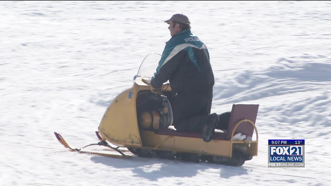 Old and New Snowmobiles Ride at Vintage Classic Snowmobile Party ...