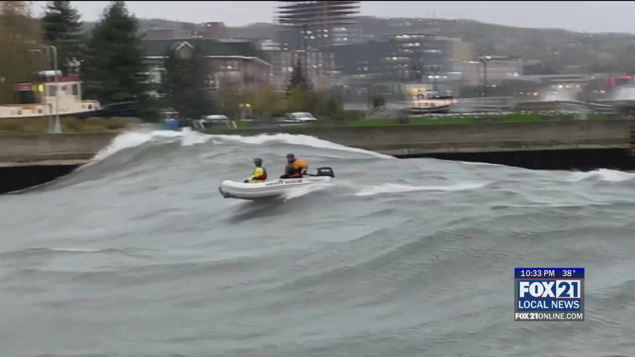 St. Louis County Rescue Squad Trains Through Big Waves In Ship Canal ...
