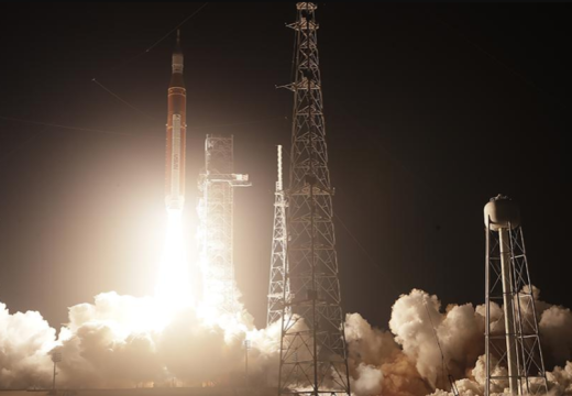 NASA’s Mightiest Moon Rocket Lifts Off 50 Years After Apollo - Fox21Online
