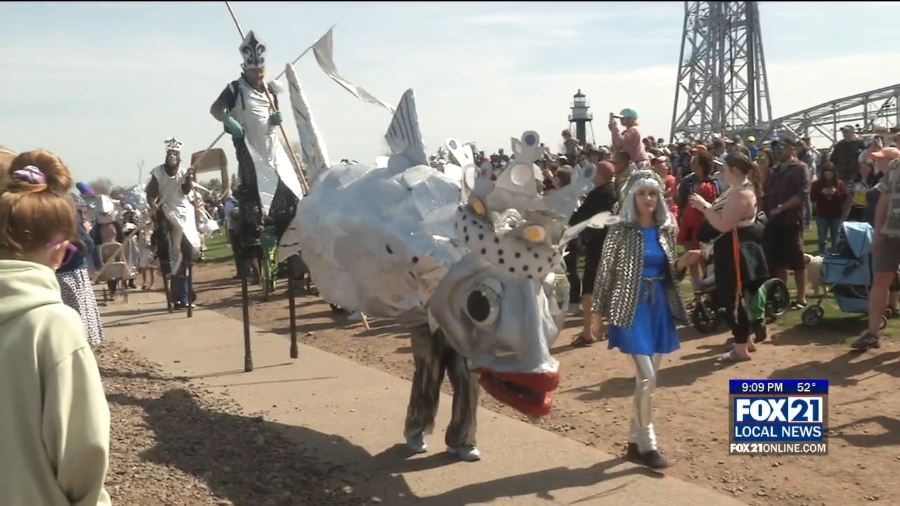 Smelt Parades Down the Lakewalk - Fox21Online