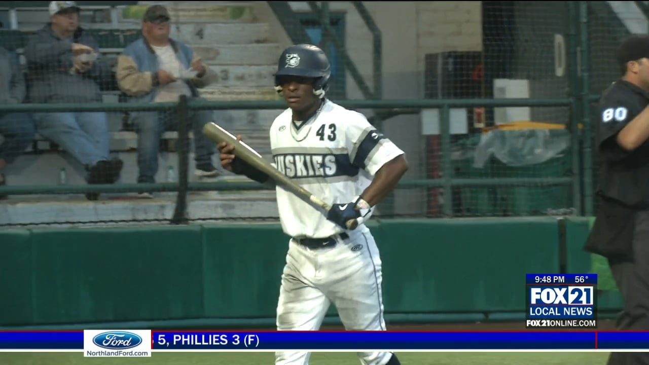 Huskies Run Cold in Game Two with Loggers - Fox21Online