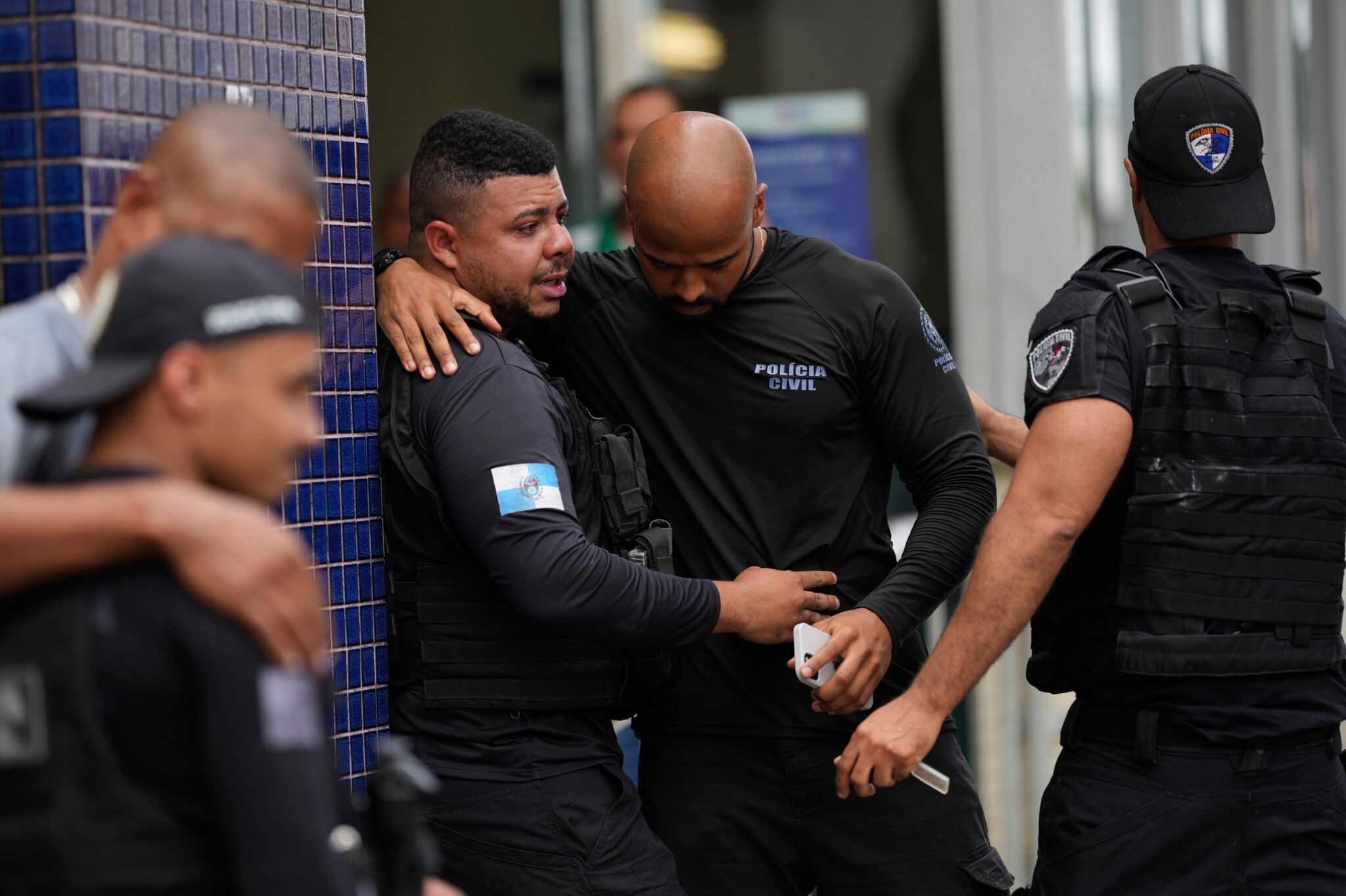 Huge Brazilian raid on Rio gang leaves at least 60 people dead and 81 ...