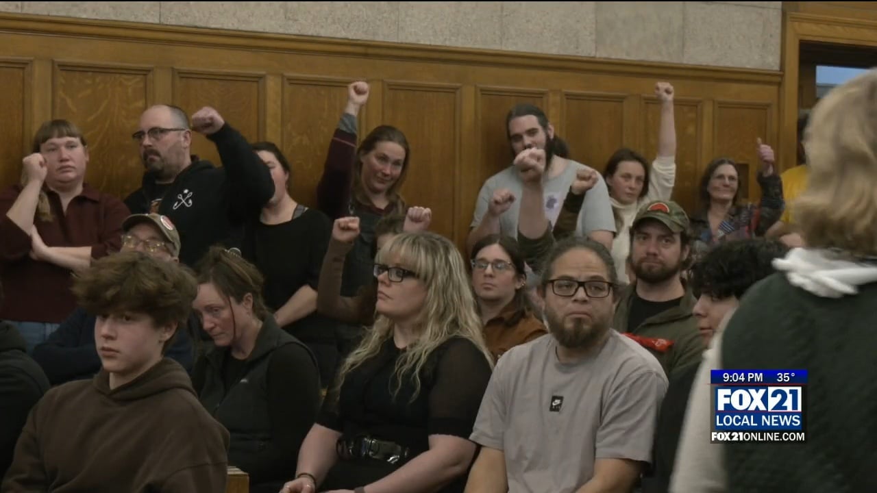 POLICE CHIEF ADDRESSES COUNCIL ABOUT ICE - Fox21Online