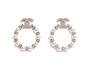 9 Eye-Catching Earrings That Are Perfect For Your Next Zoom Party