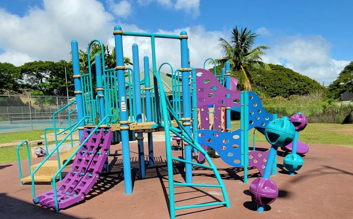 Playground Guide: Moanalua Community Park
