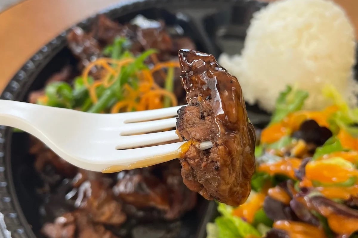 Last Chance for Dean’s Drive Inn’s ‘Ahi Cakes, Teri Beef and Fish Specials