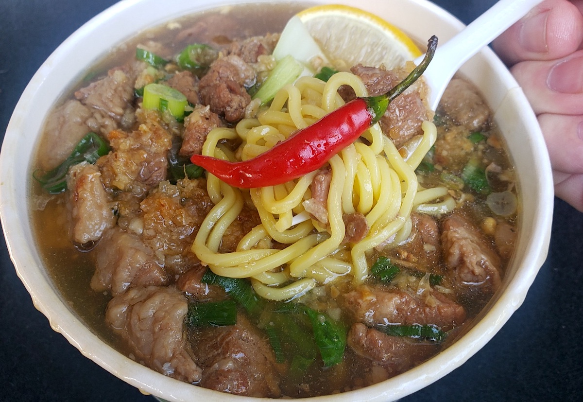 Roll With It: SW8 Dada’s Sizzling Sisig Truck in Waipahu