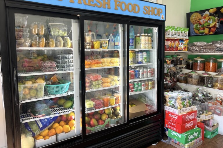 Find Fancy Fresh Smoothies and Teas on Beretania Street