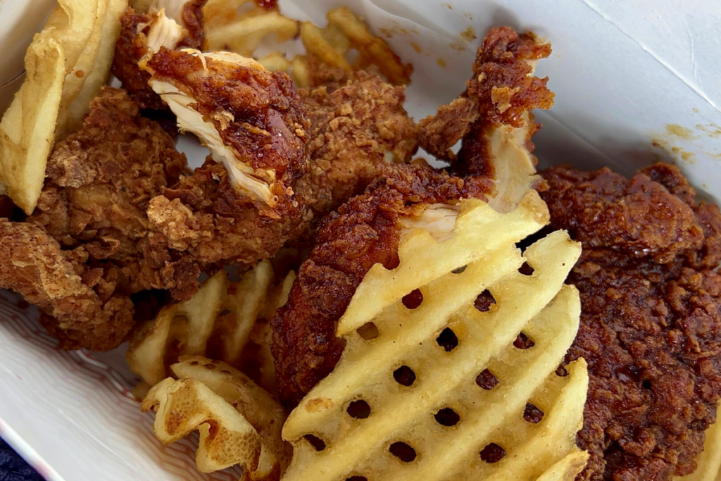 Battle of the Fried Chicken Boxes: Raising Cane’s vs. EARL