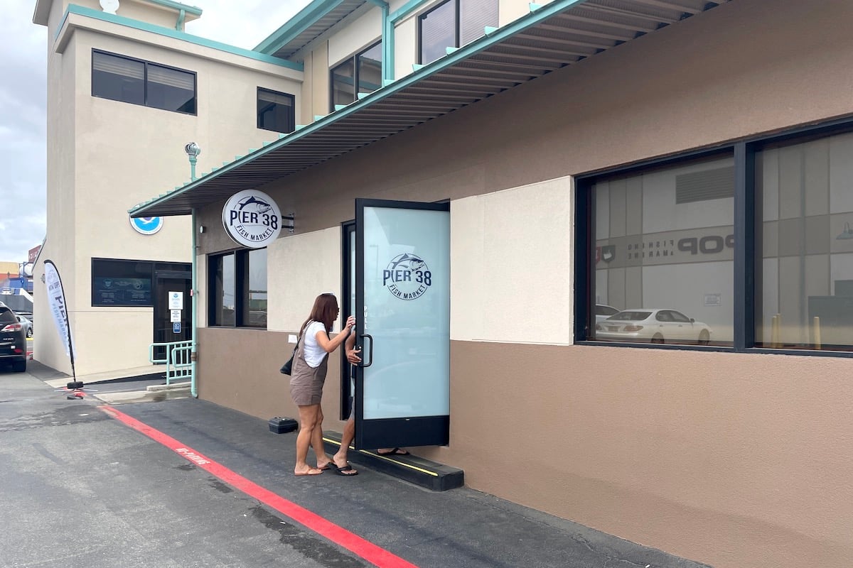 Pier 38 Fish Market Lures Us with Fresh-Off-the-Boat Seafood