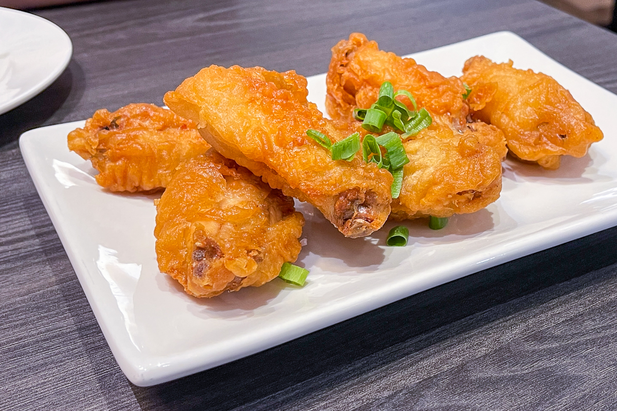 My 7 Favorite Fried Chicken Wings on O‘ahu That Aren’t KFC
