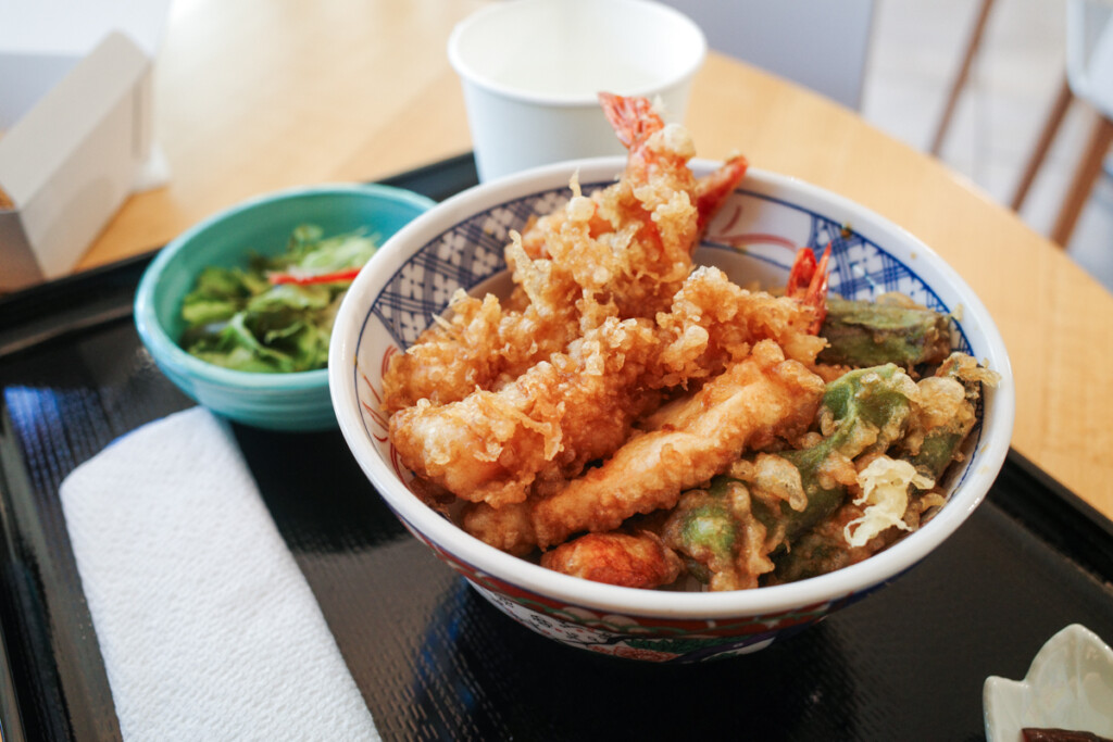 There’s a New Japanese Food Hall Inside This Waikīkī Grocery Store