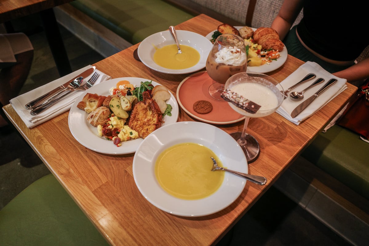 Foodland Ala Moana’s $35 Holiday Brunch Buffet Is a Chill AYCE