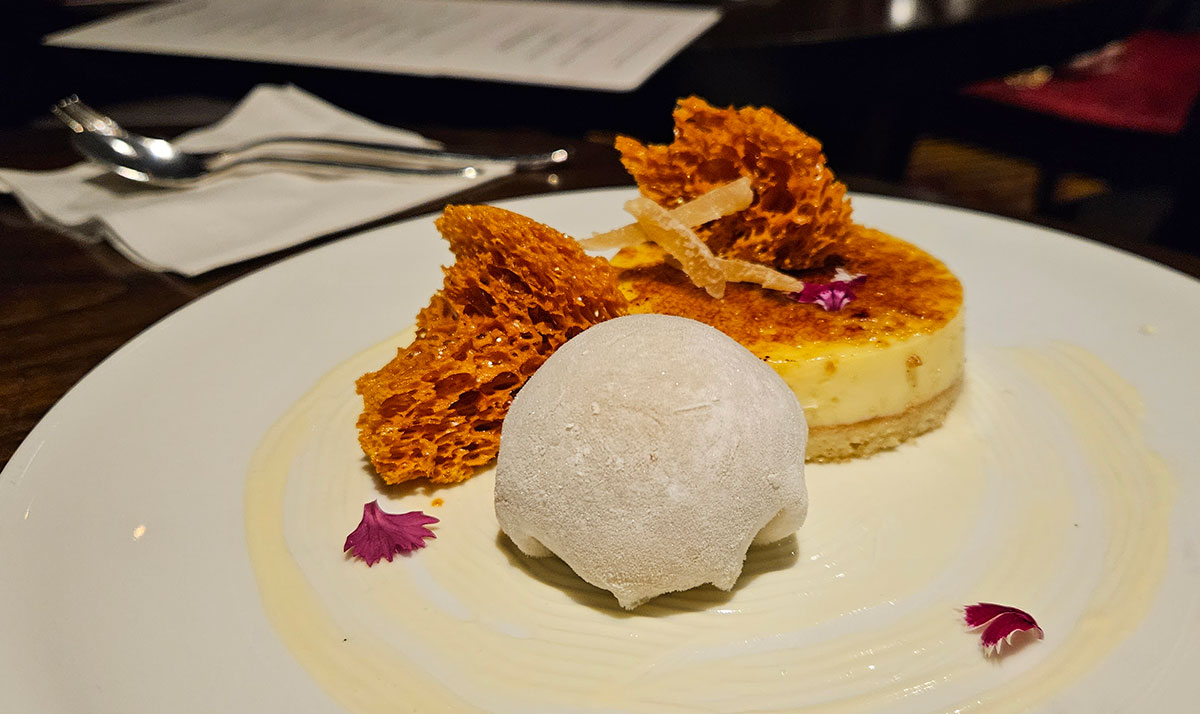 Enjoy Jazz, Pūpū and Jazz-Themed Cocktails at Lewers Lounge