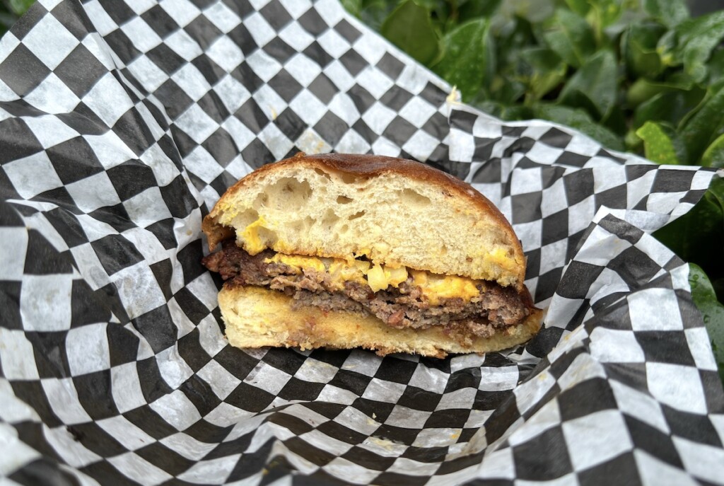 Craft Burgers at Carl OG3 Won’t Break Your Wallet