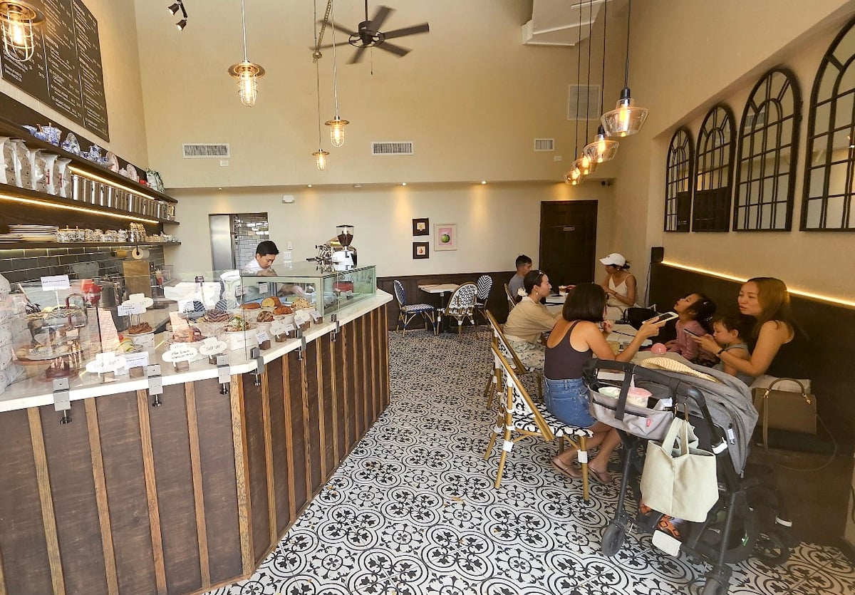 At Waikīkī’s New Vavin Dessert Bar, Crispy Croissants and Pastries