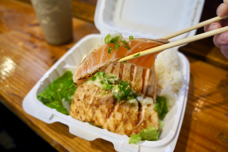 This Matcha Shop Is a Must-Try Poke and Plate Lunch Spot