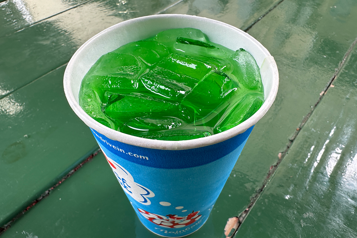 Frolic Hawai‘i - Honolulu Magazine