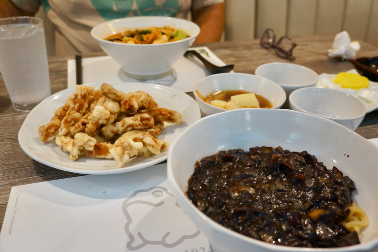 Frolic Hawai‘i - Honolulu Magazine