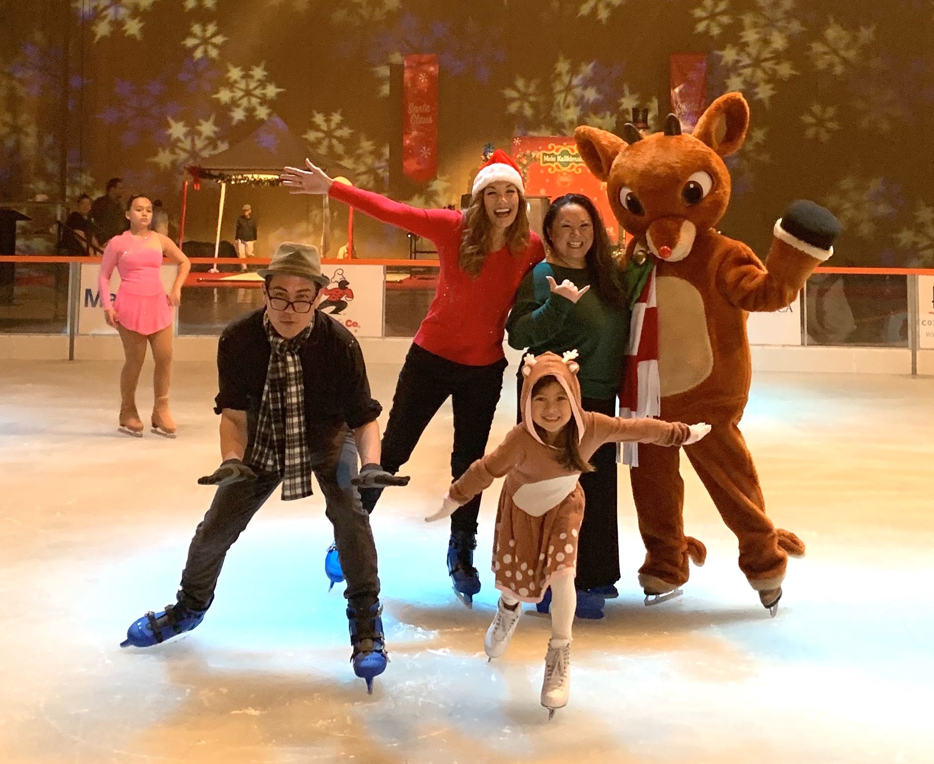 Snow, Ice and Everything Nice: A Holiday Wonderland Comes to the Hawai ...