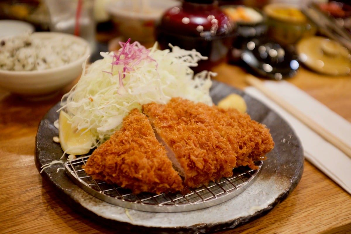 Going Solo: An Introvert’s Guide to Dining in Honolulu