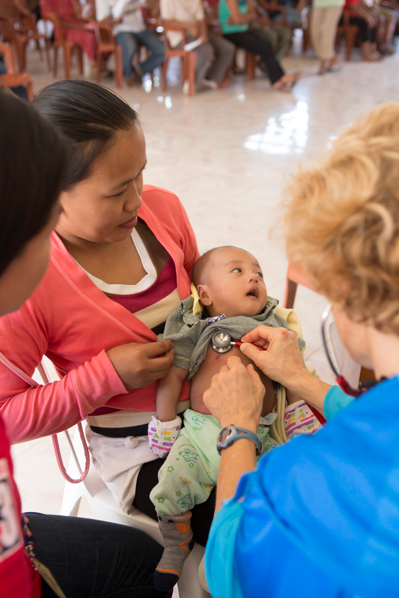 Meet Hawaii Doctors Who Traveled on a Mission Trip to Philippines