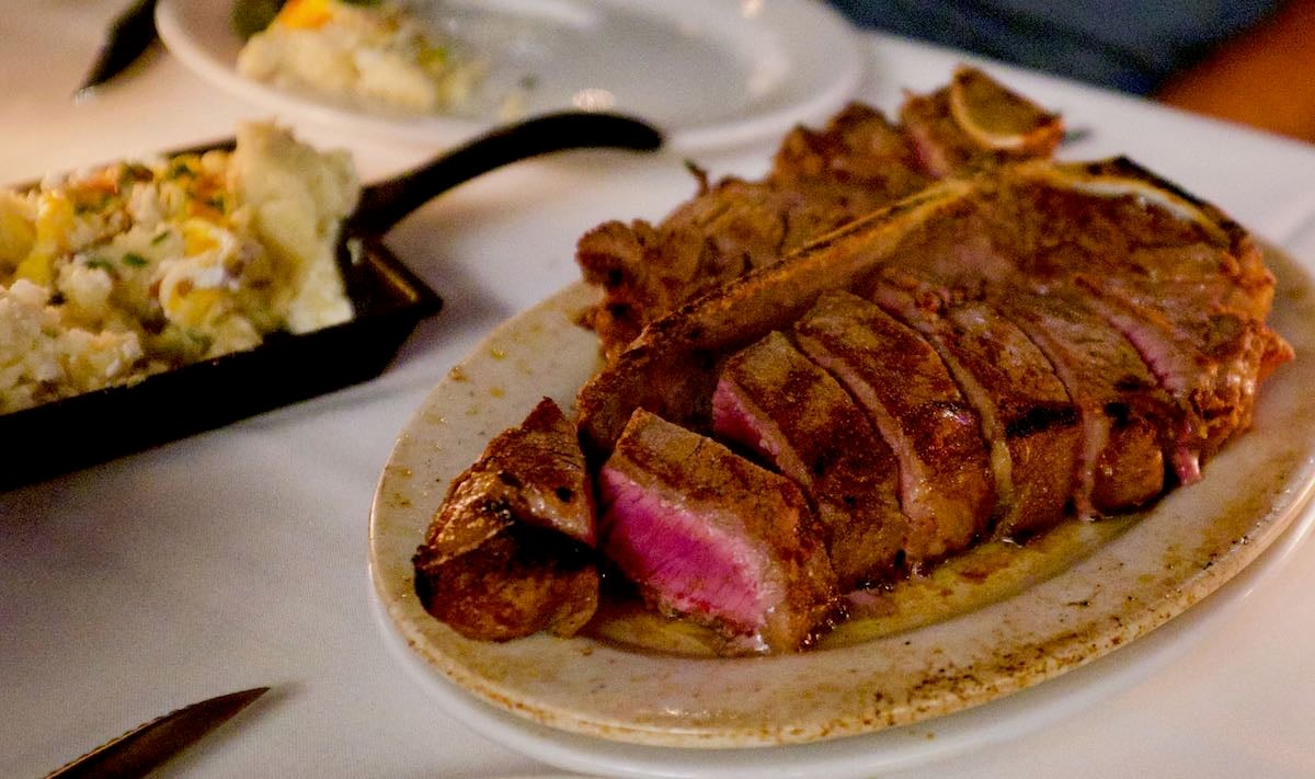 Ya-Ya’s Chophouse and Seafood, a New Steakhouse in Kaka‘ako