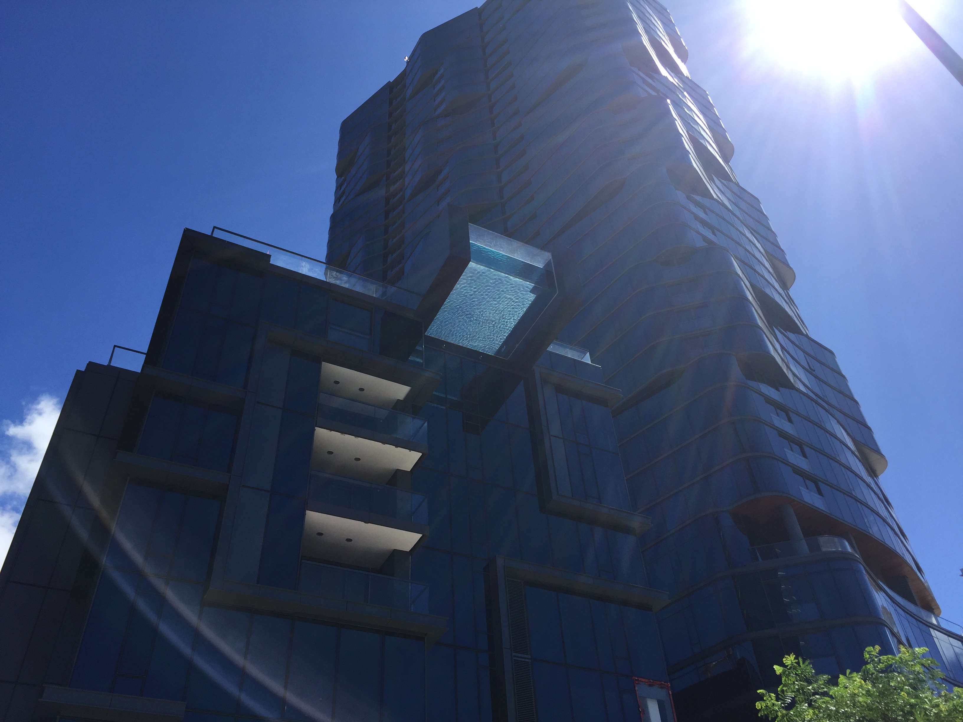 Kaka‘ako’s New Luxury Condo Tower Anaha Has the Largest Living Wall in ...