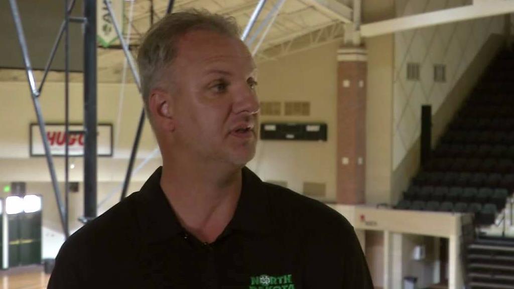 Coach of the Week: UND Men's Basketball's Brian Jones - KVRR Local News