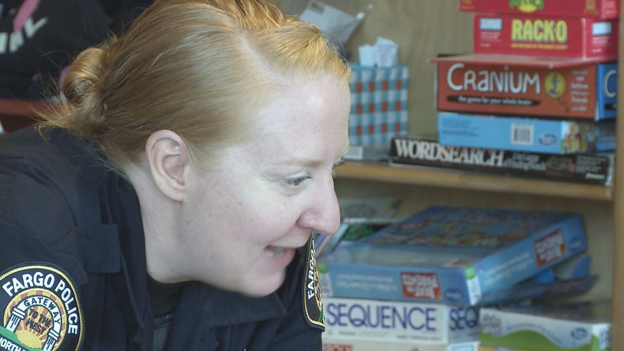 Fargo Police Officer Takes Time to Read to Kids - KVRR Local News