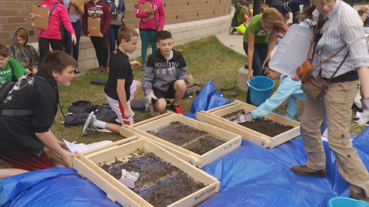 Getting Dirty for Dig Day at Cheney Middle School - KVRR Local News