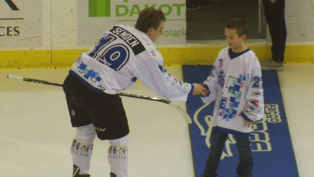 Former Fargo Force Captain Mark Senden Commits To UND Hockey - KVRR ...