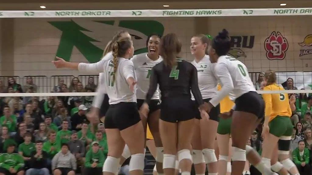 College Volleyball: UND Hangs On to Take First Summit League Match ...