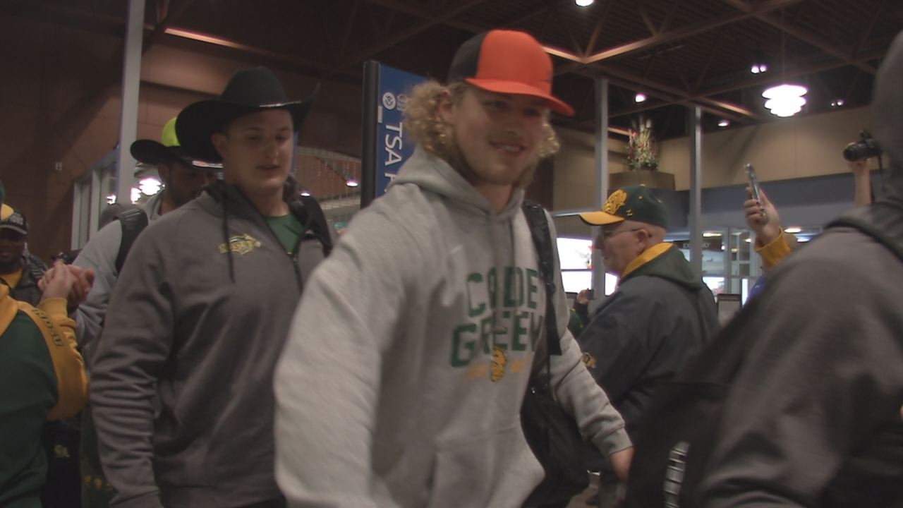 The Champions are Back! Bison Greeted with Warm Welcome at Airport