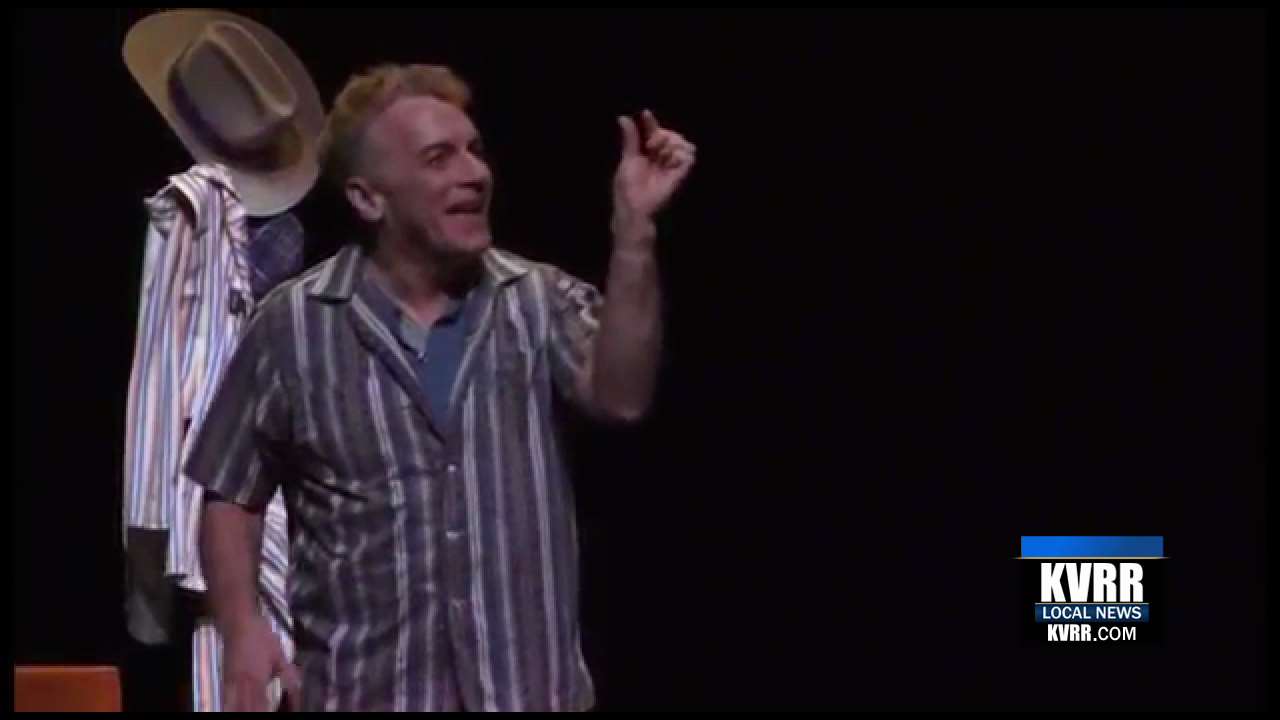 World Famous Mime Shows Off His Skills in Moorhead