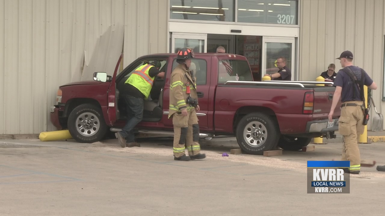 Driver Runs Into Harbor Freight Tools - KVRR Local News