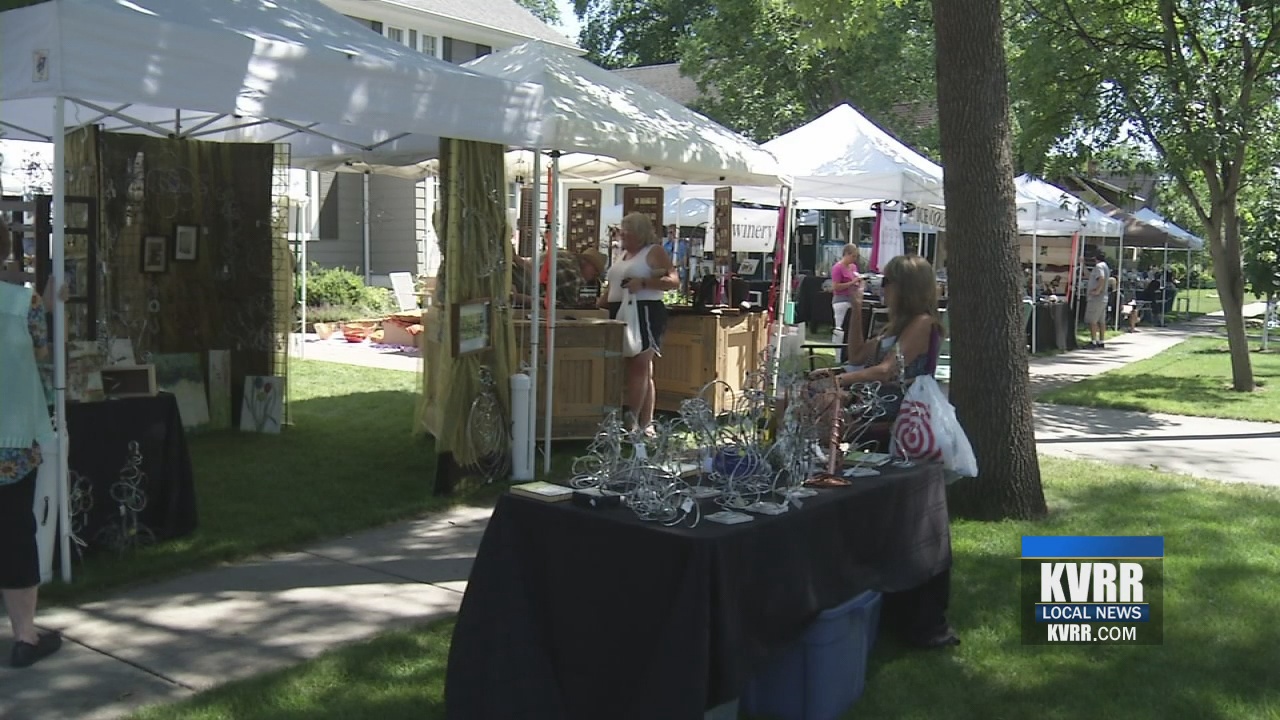 "How Bazaar" Art Fair Showcases Local Artists